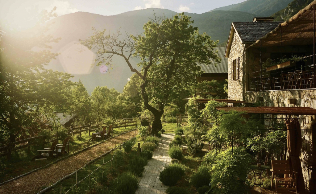 L’AUBERGE DE LA ROCHE, nature abrupte et raffinement culinaire - Toutma